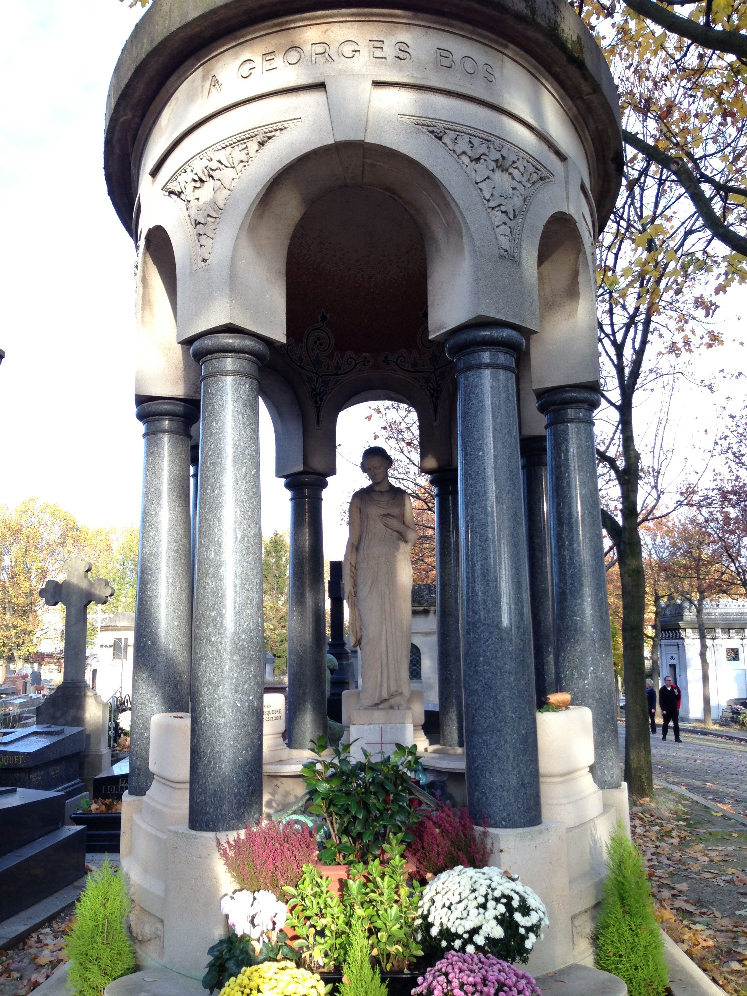 Paris P re LaChaise Cemetery On All Saints Weekend
